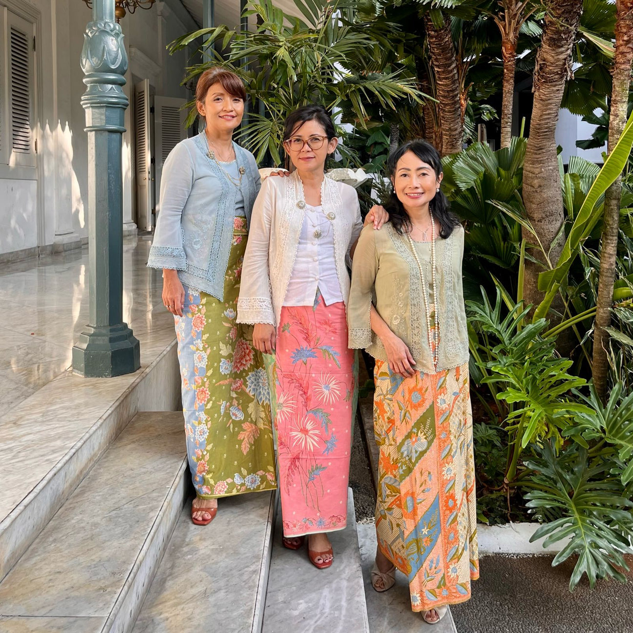 Shawl & co, an Indonesian heritage – Shawl & Co